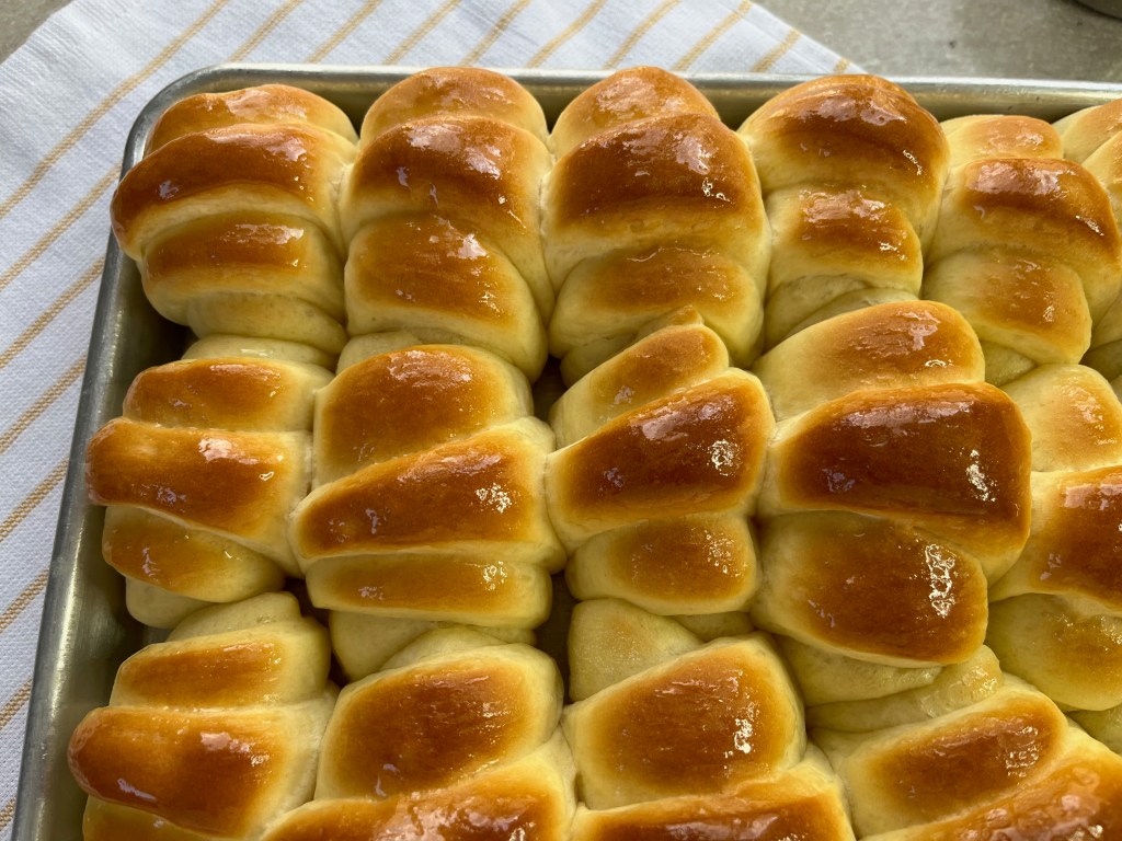 Homemade Dinner Rolls - Dina's Diner